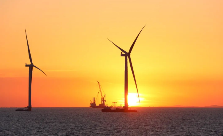 海陆揽风齐提速！山东省8.8GW集中式陆上+1.2GW海上风电项目集体签约！